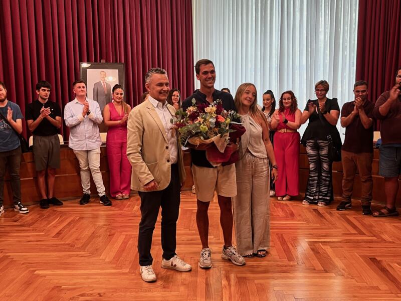 Marta Gil Riva y Marcos Ascacíbar Higes, vendimiadora y vendimiador de ...